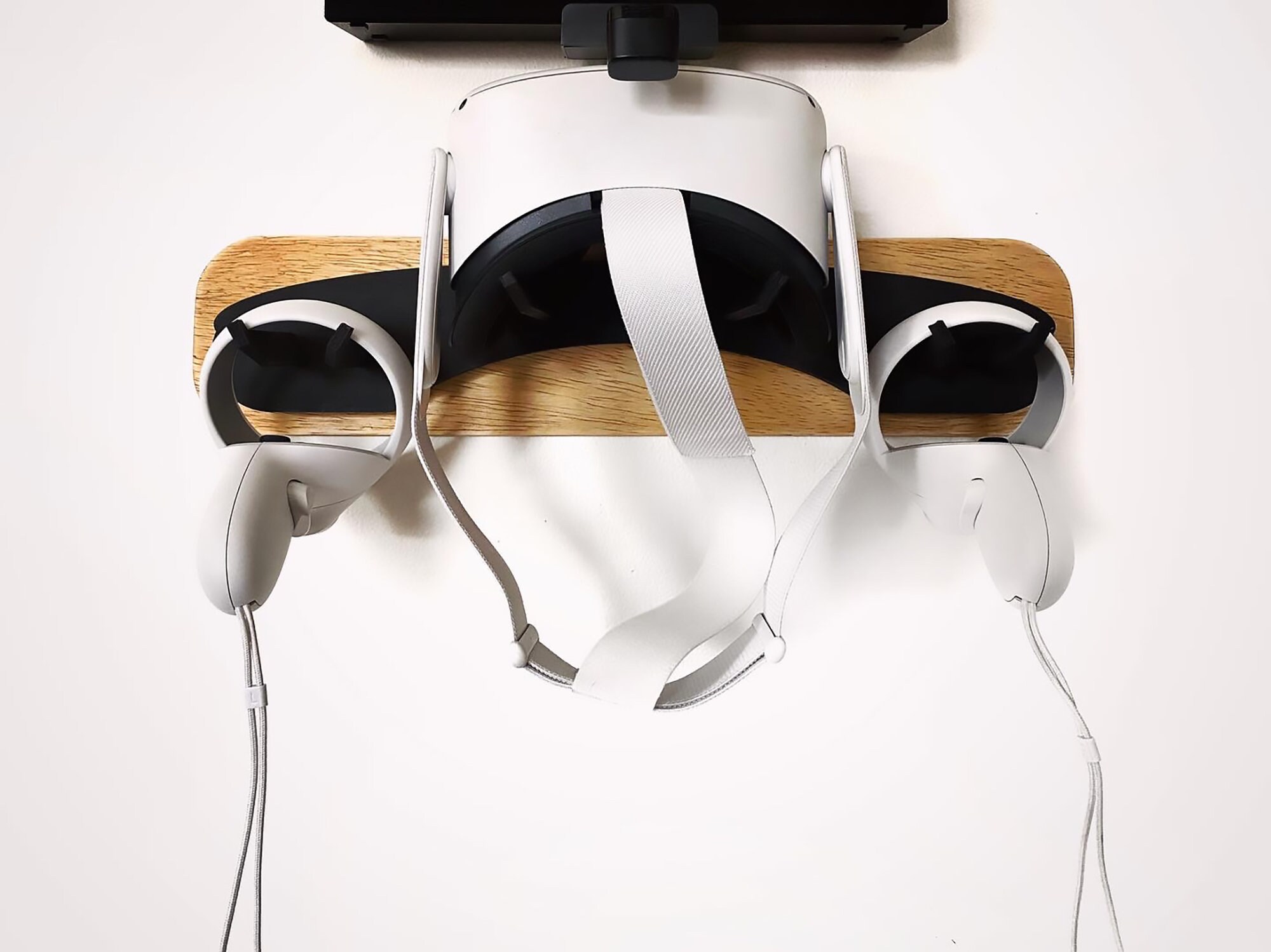 Oculus Quest Wall Mounted Holder Laser Cut SVG File - Etsy