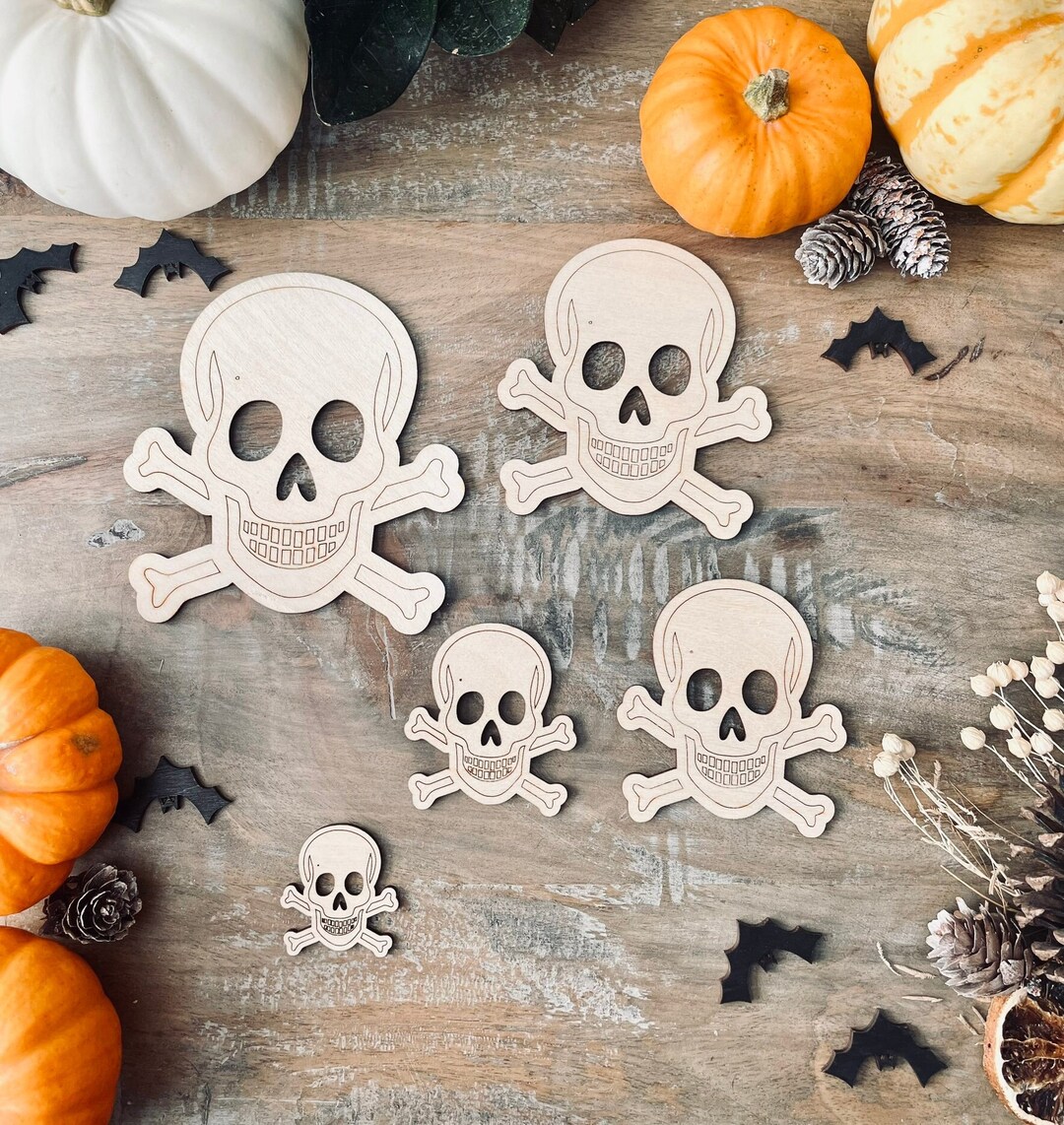 10x Wooden Halloween Skull and Crossbones Decor | Halloween Decor | 3mm ...