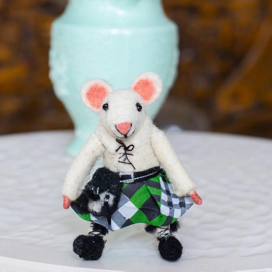 Scottish Mouse in Green Tartan Kilt - Needle Felted Art Doll - Handmade ...