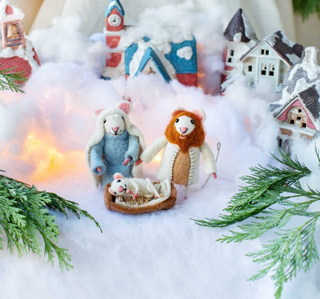 Christmas Decoration Hand Crafted Nativity Mouse Set With Baby ...