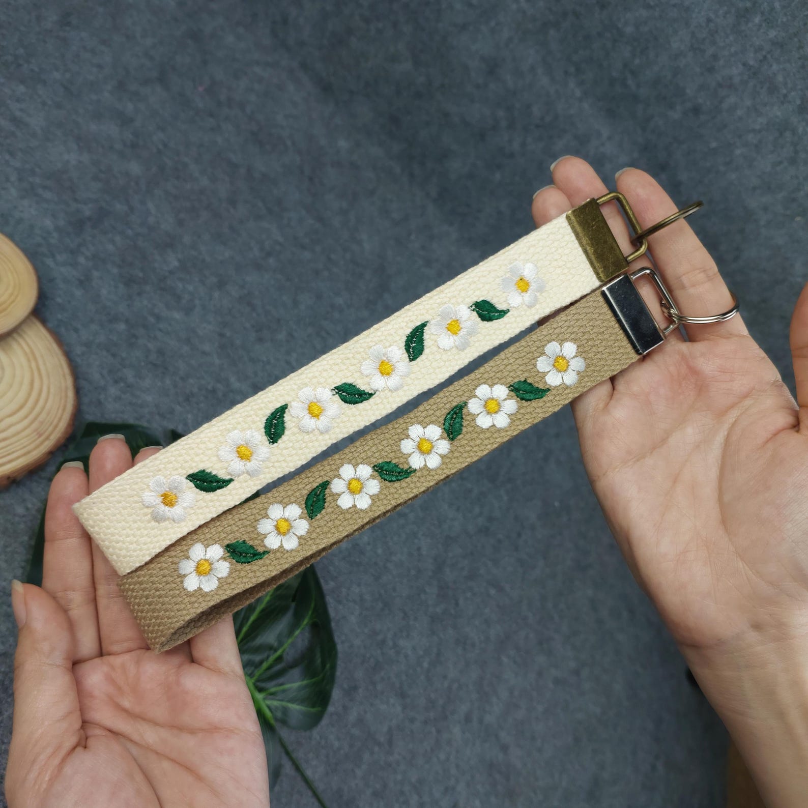Daisy Flower Embroidered Wristlet Key Fob, Flower Keychain, Cotton ...