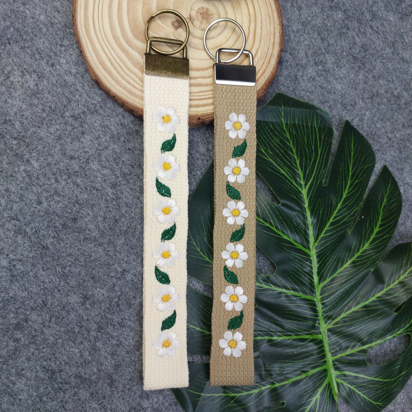 Daisy Flower Embroidered Wristlet Key Fob, Flower Keychain, Cotton ...