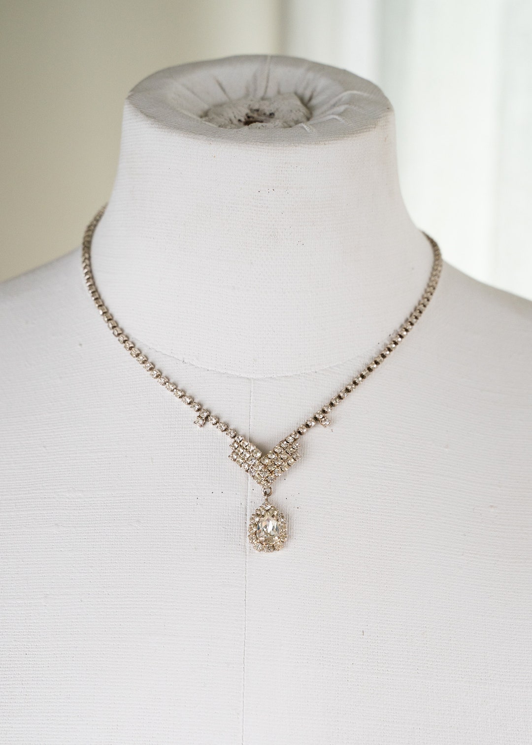 50s Diamante Rhinestone Teardrop V Shape Silver Tone Vintage Necklace 1950s Formal Evening Mid ...