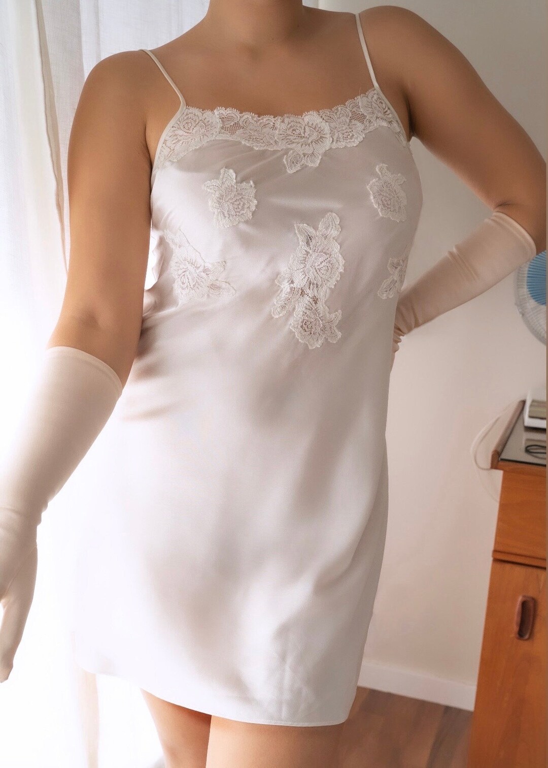 90s White Rose Lace Satin Mini Nightgown Slip Victorias Secret Gold