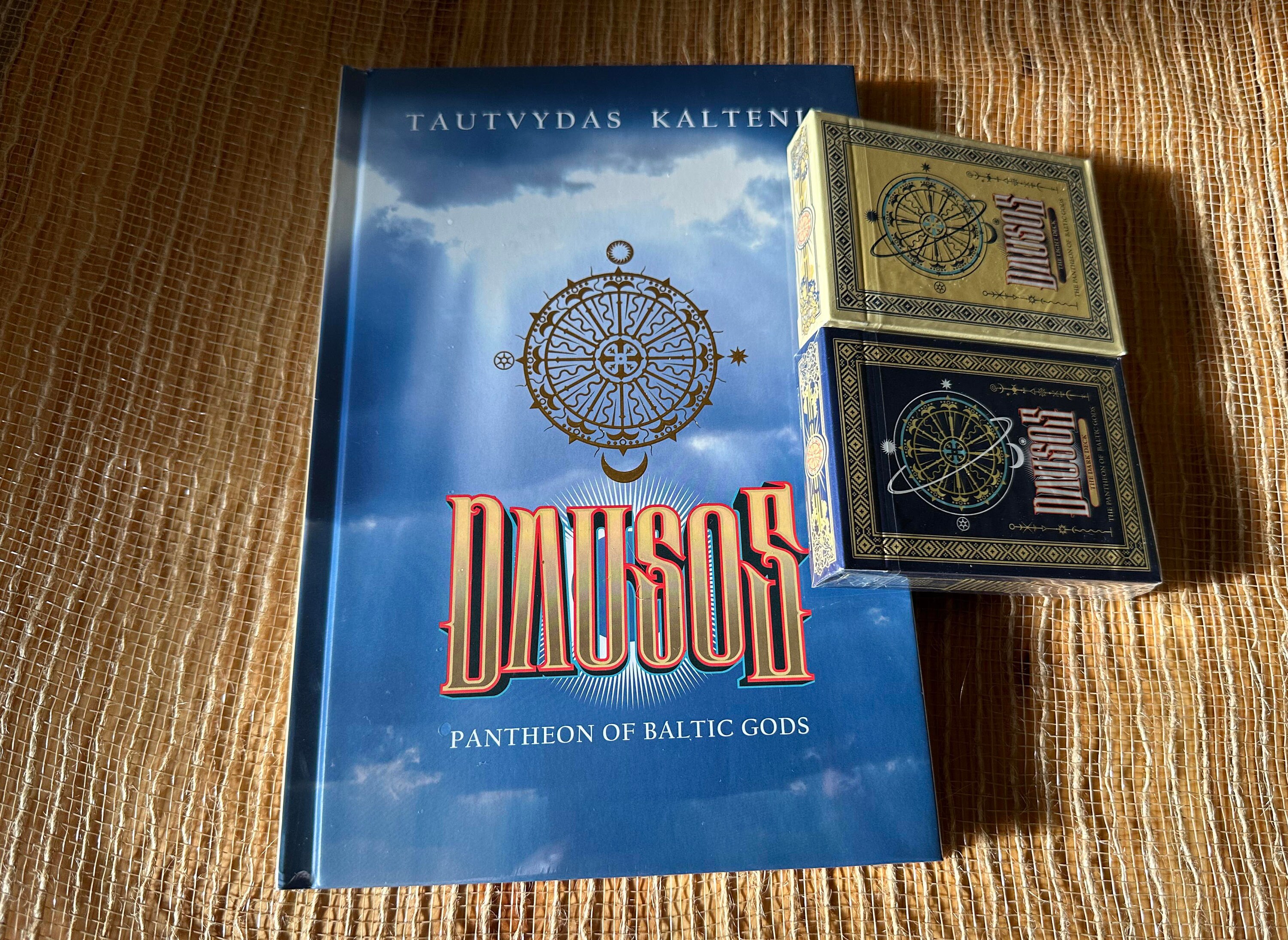 DAUSOS Gift Set Storybook Hardcover and Pair of Standard Edition Card ...