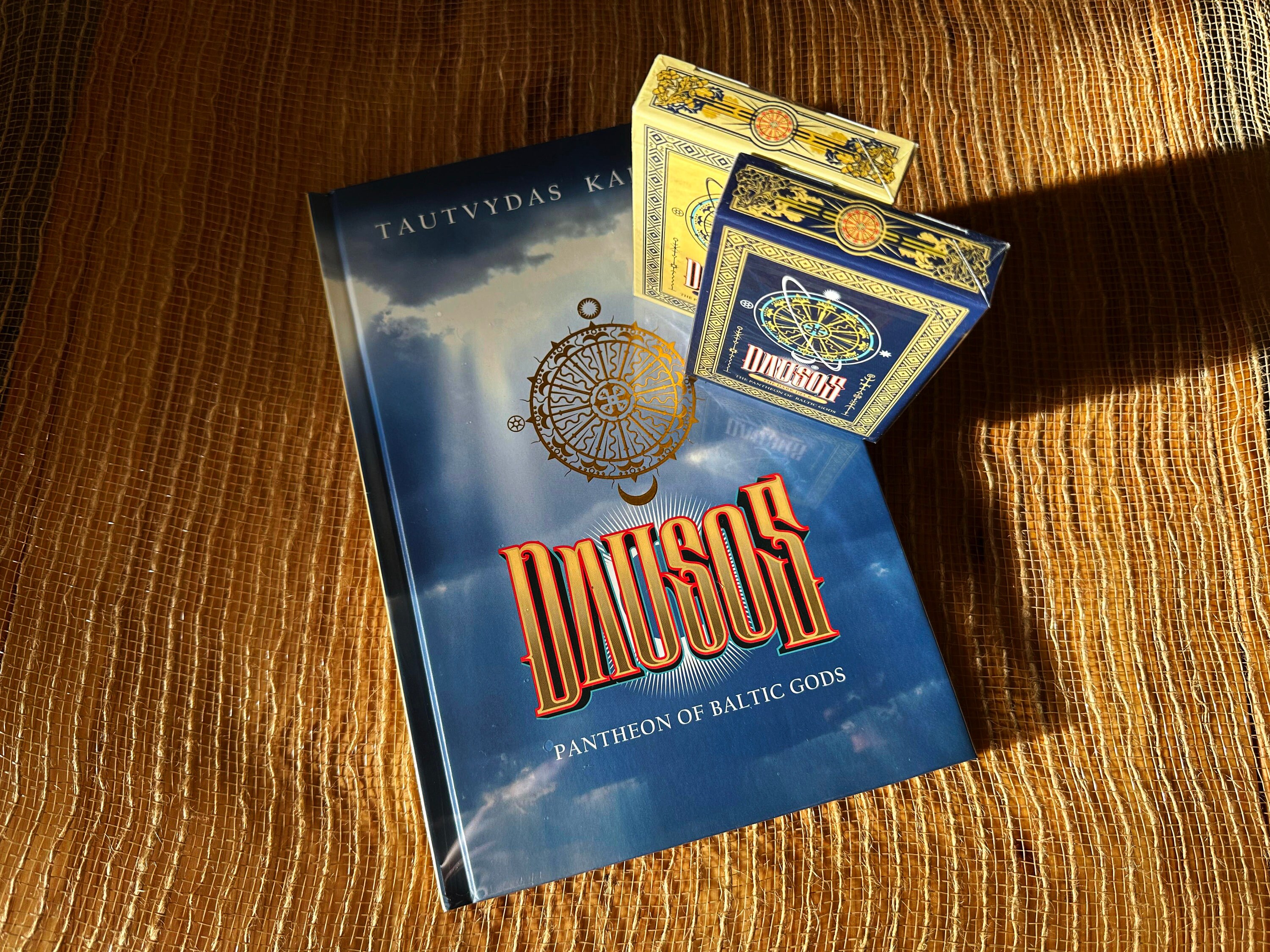 DAUSOS Gift Set Storybook Hardcover and Pair of Standard Edition Card ...