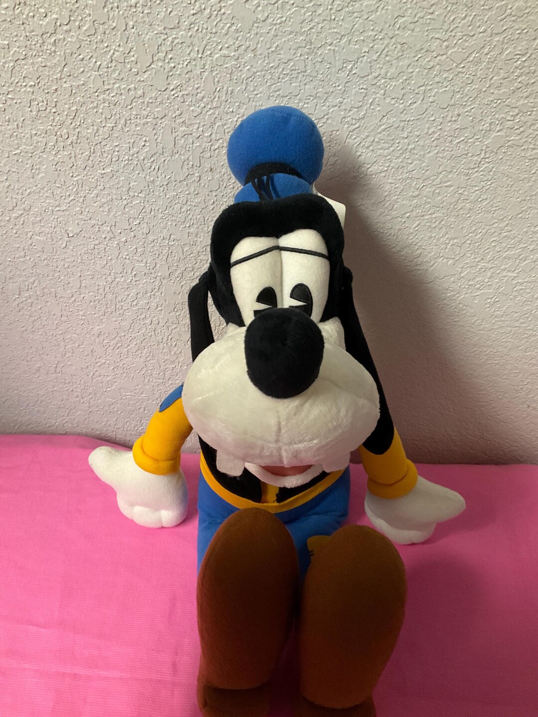 Plush Goofy by Walt Disney Stuffed Animals Plush Toys Disney Fans ...