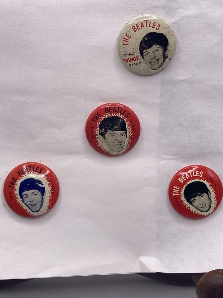 Vintage 1964 Lot of 4 THE BEATLES Pinback Buttons, Green Duck Seltaeb ...
