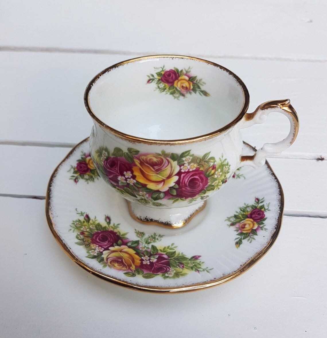 Elizabethan Tea Cup and Saucer England Teacup and Saucer, Gold Trim Tea ...