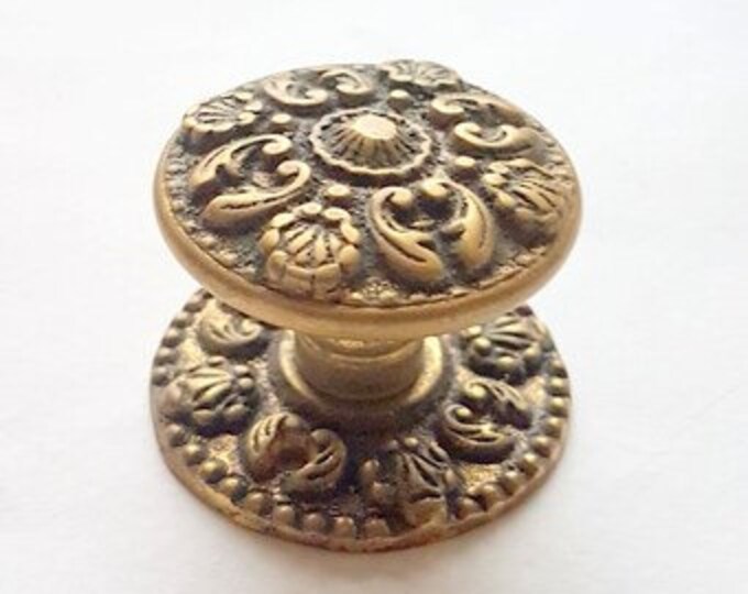 Vintage Brass Door Knobs // Salvaged Handles - Etsy