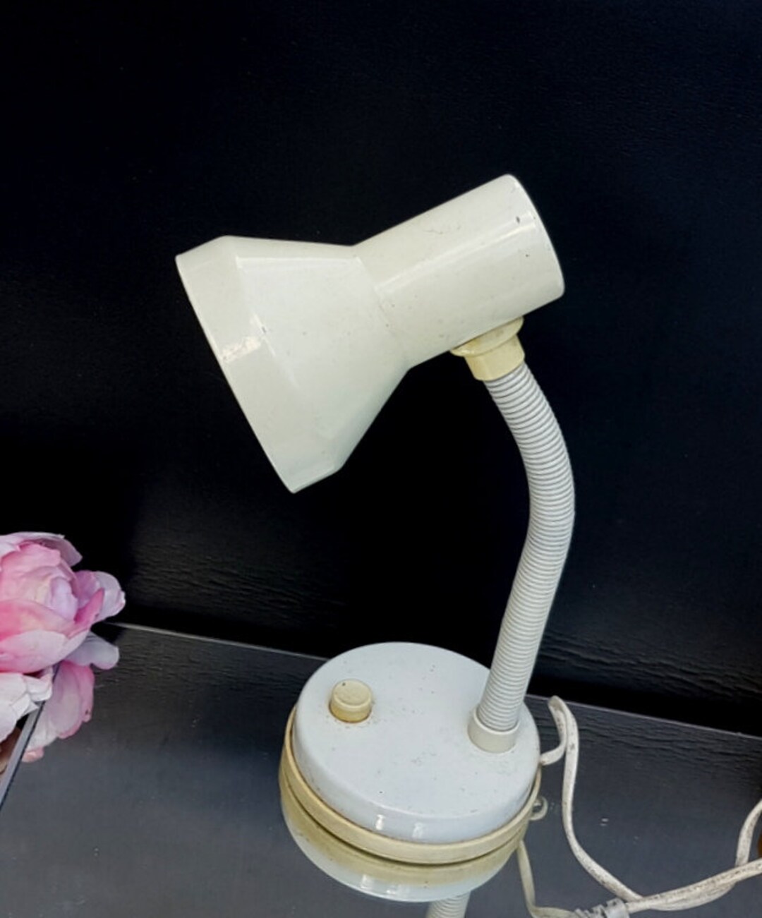 Small Mid Century/ Desk Lamp/ Task Light /white Lamp / White Metal ...