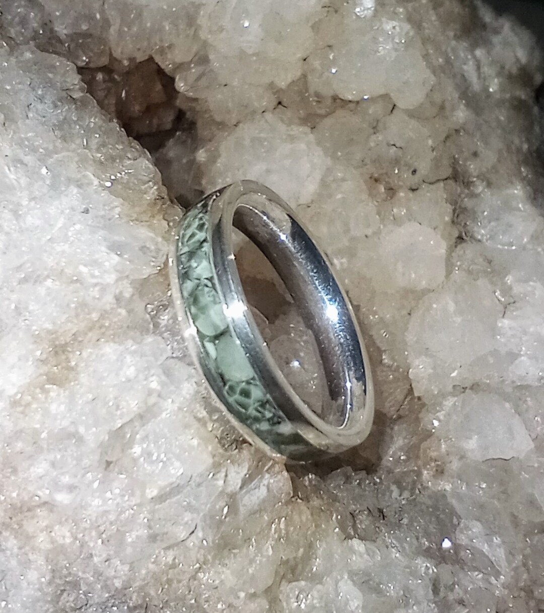 Isle Royale Greenstone Inlaid Wedding Band - Etsy