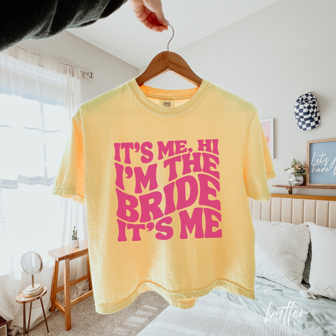 It's Me Hi, I'm the Bride, It's Me, Retro Bride Shirt, Bride Comfort ...