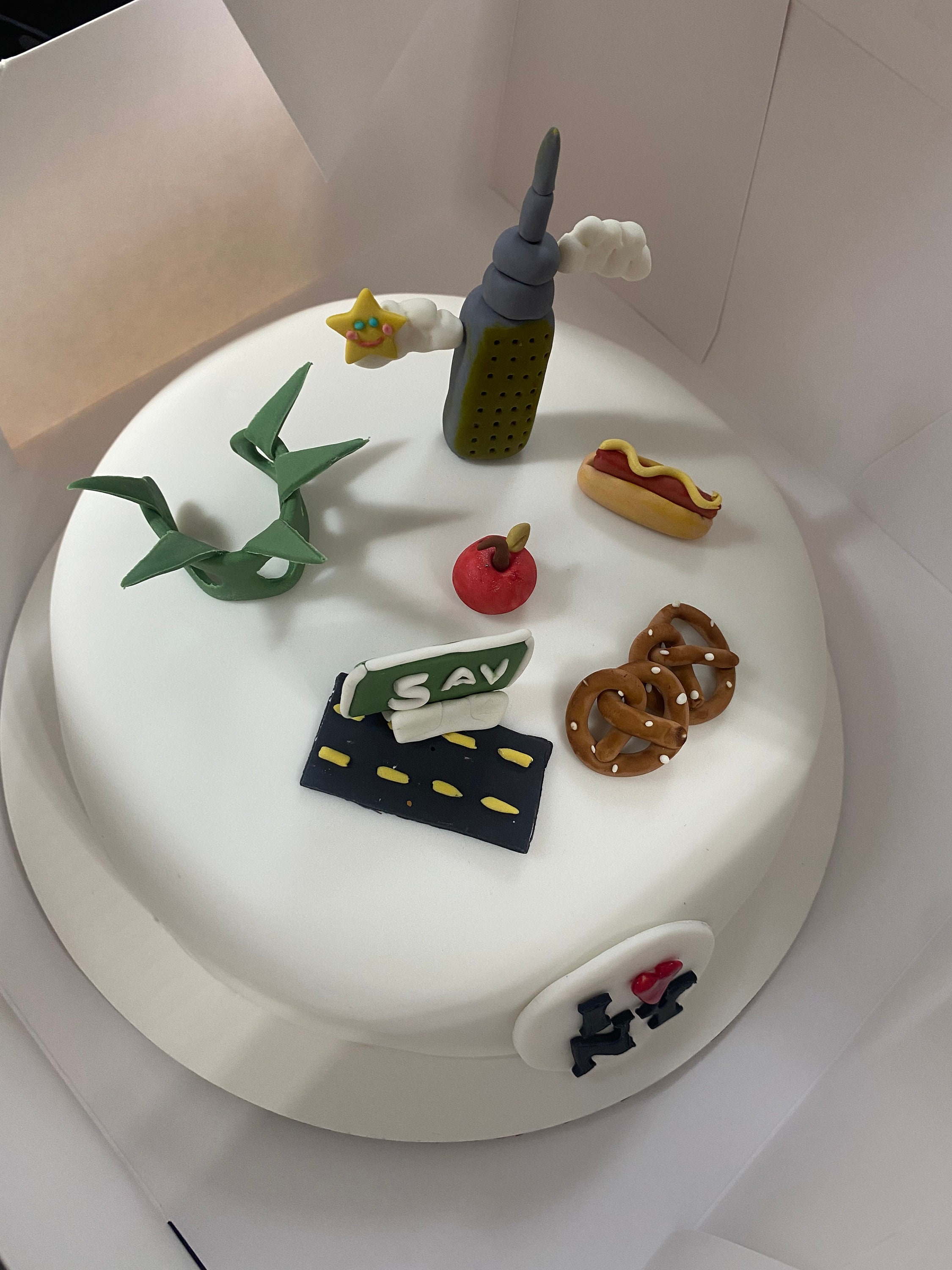 Edible NYC Cake Toppers - Etsy