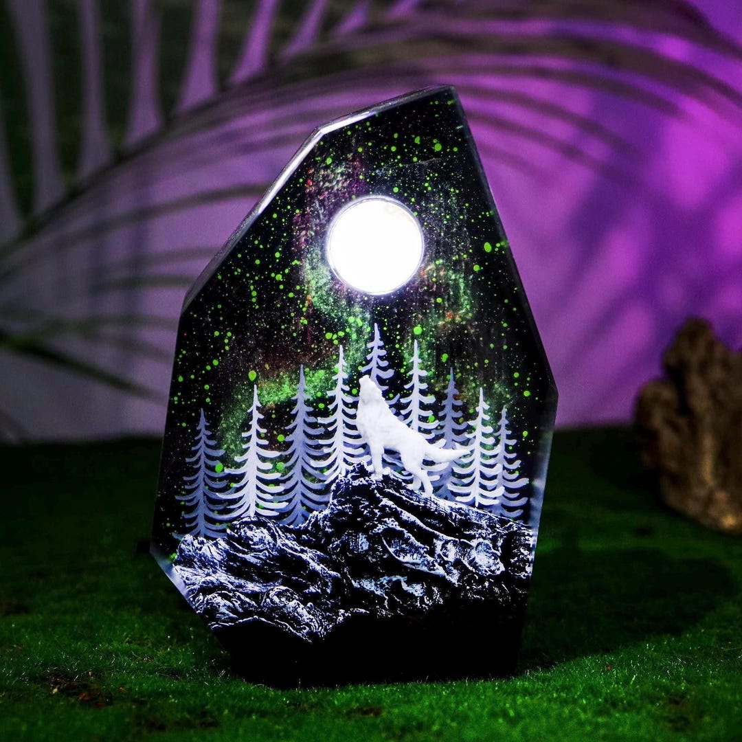 WOLF in HUNTER'S MOON Aurora Borealis Epoxy Lamp Alaska Decor Northern ...