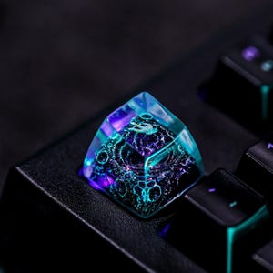 Astronaut Artisan Keycap for Cherry MX Keyboard, Galaxy Keycap, Gravity ...