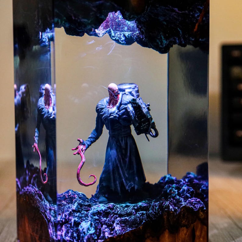 Neme.sis From Reside.nt Evil Resin Lamp, Handmade Epoxy Lamp, Zombies ...
