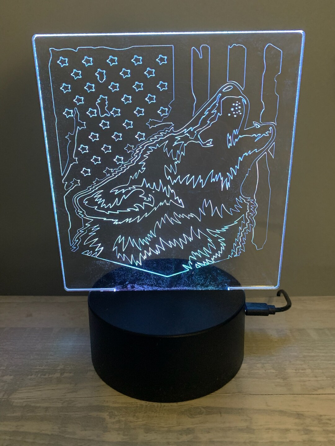 Acrylic LED Light Howling Wolf & Flag - Etsy
