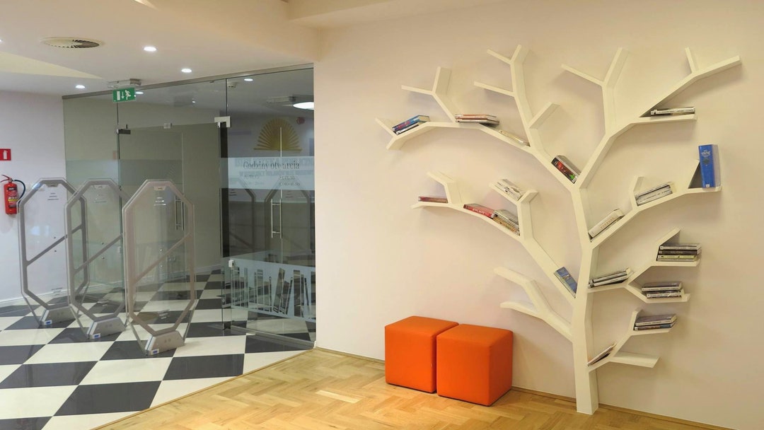 Farmhouse Wooden Tree Bookcases, Rustic Tree Branch Bookshelves ...