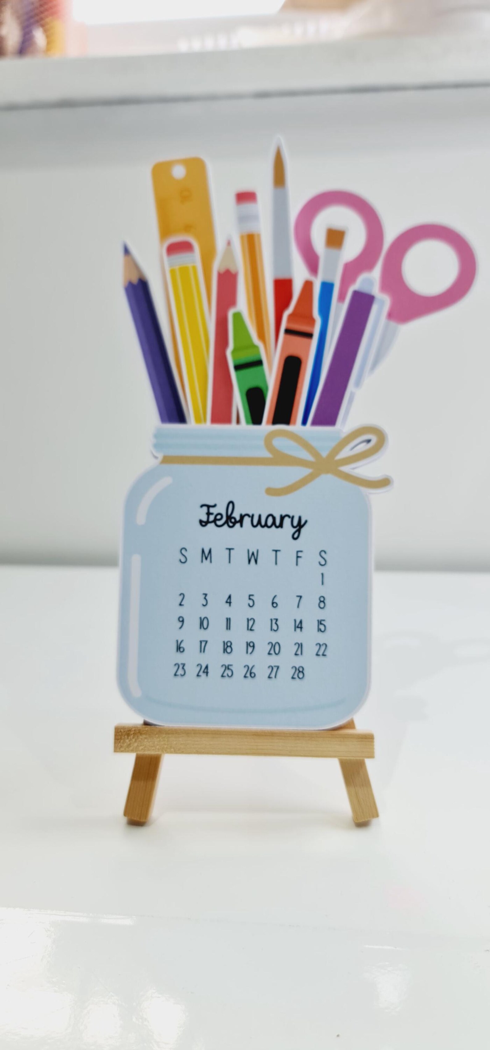 School Teacher Calendar | Pen Pot Desk Calendar With a Wooden Stand ...
