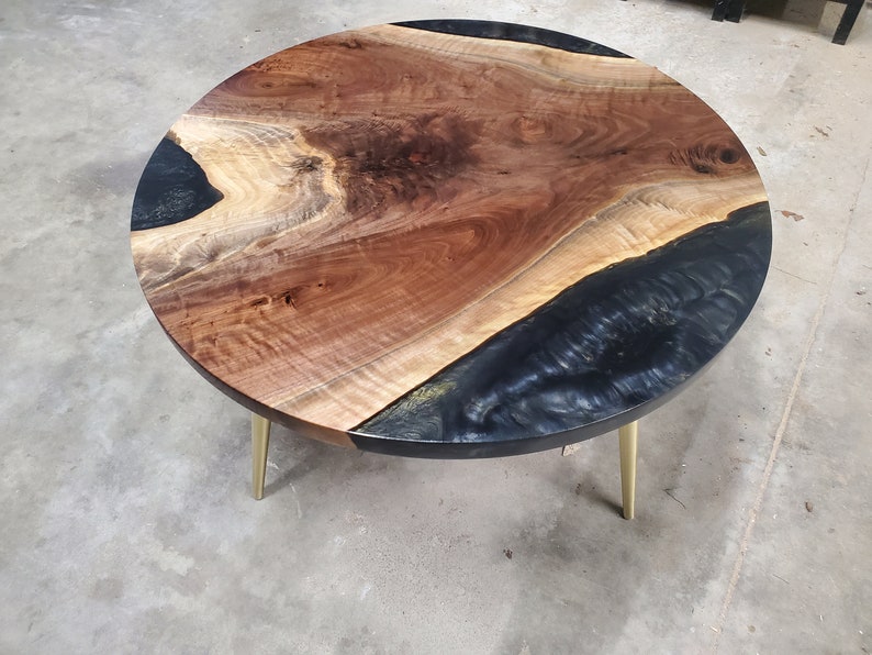 Round Epoxy Live Edge Table - Etsy
