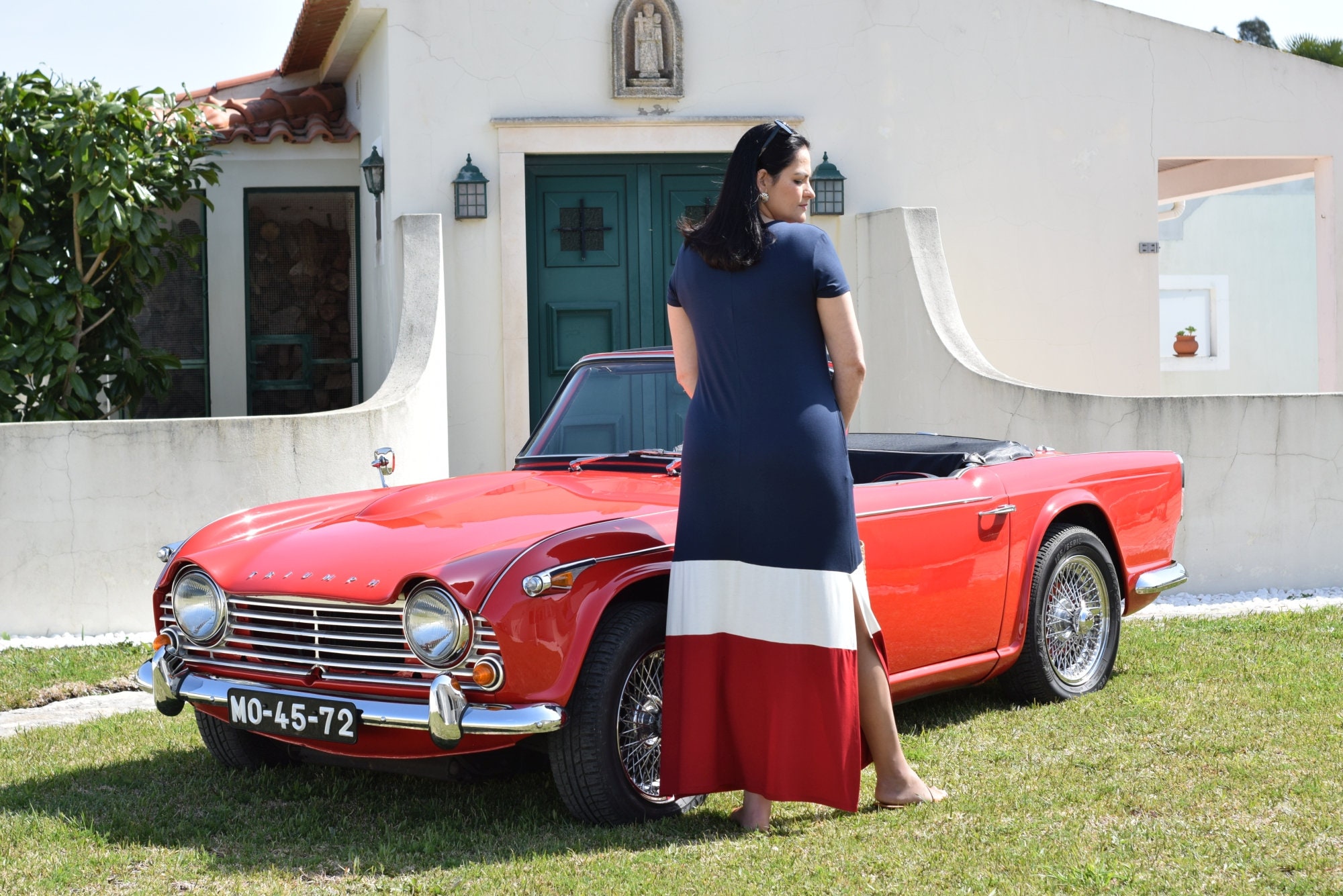 Long Three-tone Dress With Side Cuts up to the Knee, Elegant Plus Size ...