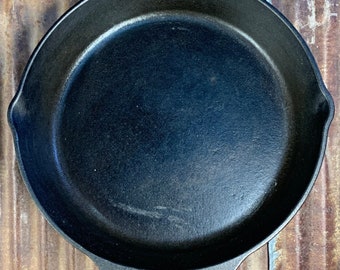 Vintage Unmarked Cast Iron 12 Inch No. 10 Skillet - Etsy