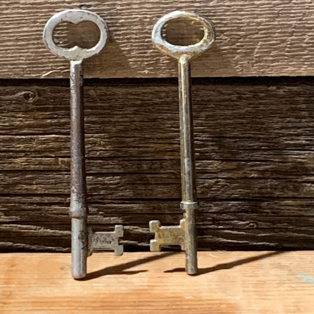 Antique Skeleton Keys 2, No Markings, Silver - Etsy