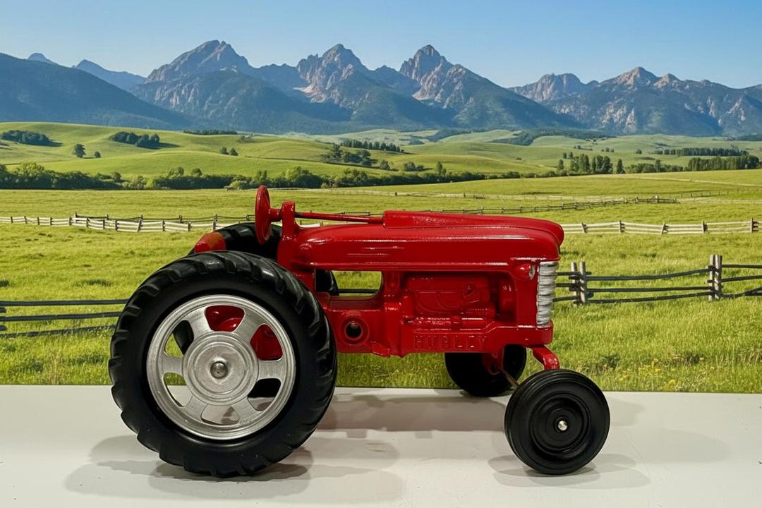 1940s-50s Hubley, Farmall Tractor, 1:16 Scale, Diecast - Etsy
