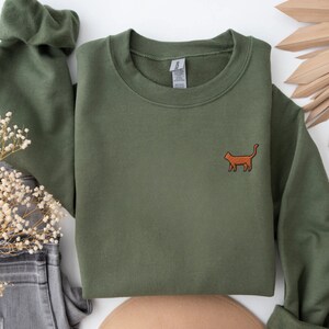 Embroidered Orange Tabby Cat Sweatshirt: Handmade Unisex Crewneck - Etsy
