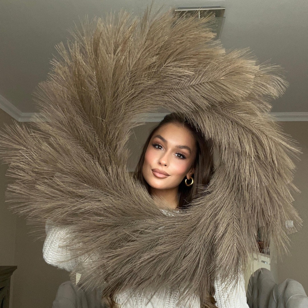 VOULUX Fluffy Artificial Large Faux Pampas Grass Wreath 27" Dark Brown ...