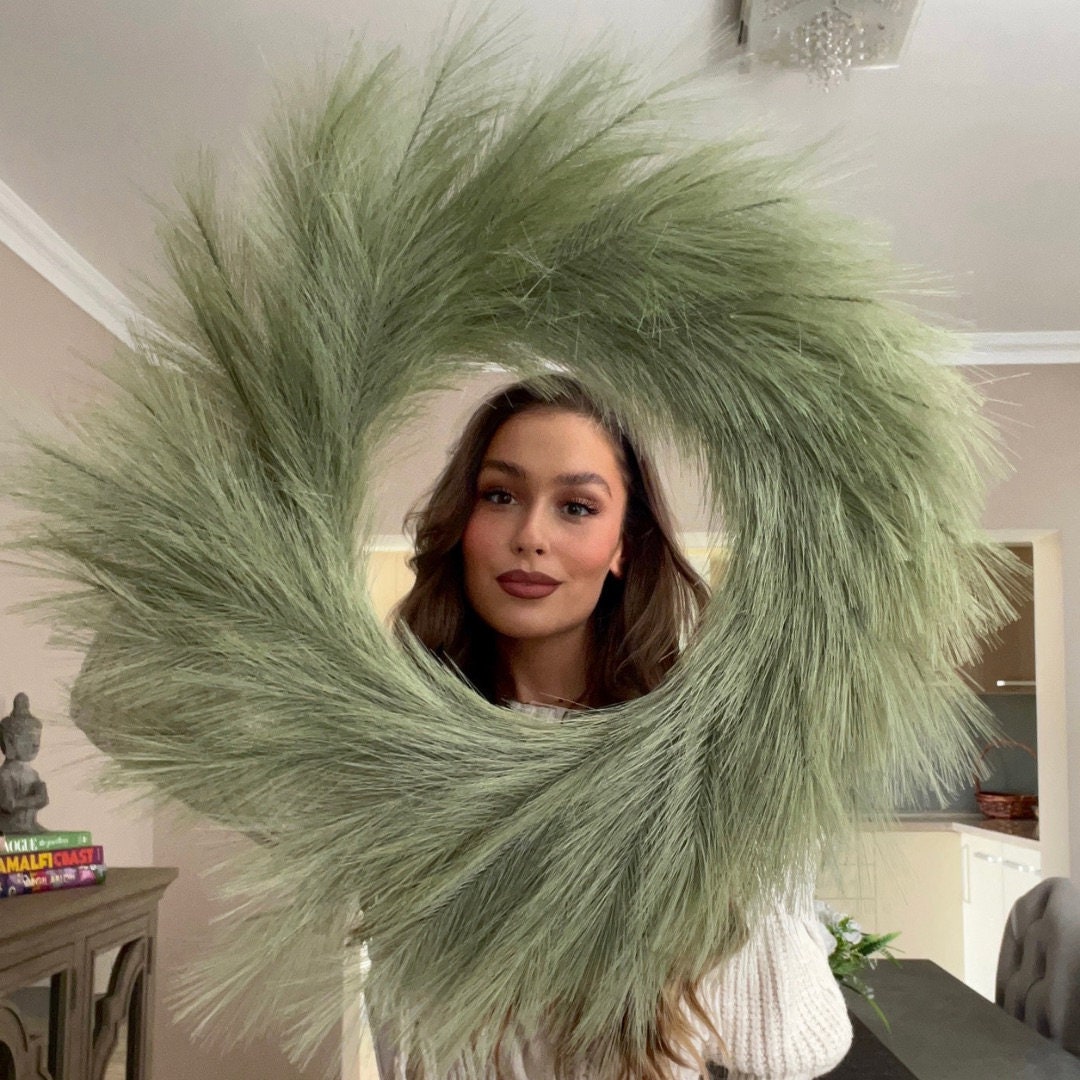 VOULUX Fluffy Artificial Large Faux Pampas Grass Wreath 27" Sage Green ...