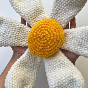 Big Daisy Flower Crochet Pattern PDF, Easy & Beginner-friendly! - Etsy