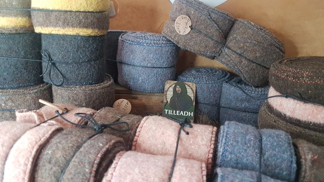 Winnigas Fleece Bands // Wool // Natural Dyeing // Handmade - Etsy