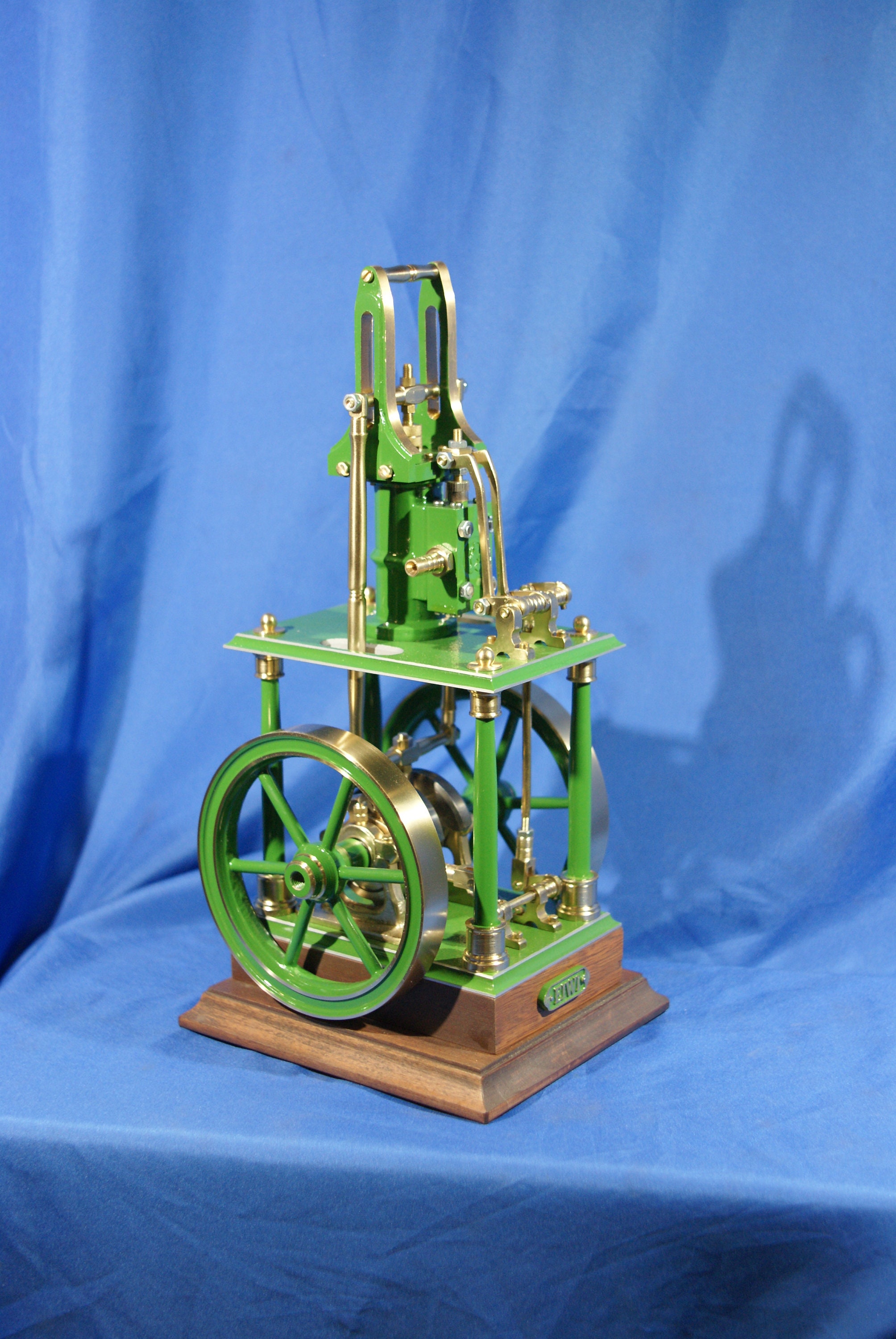 PSE - Large Vertical Steam Engine - Etsy
