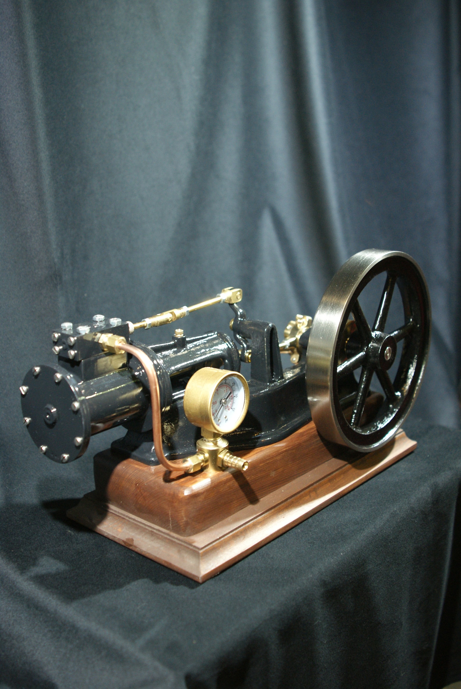 Horizontal Model of a Steam Engine - Etsy