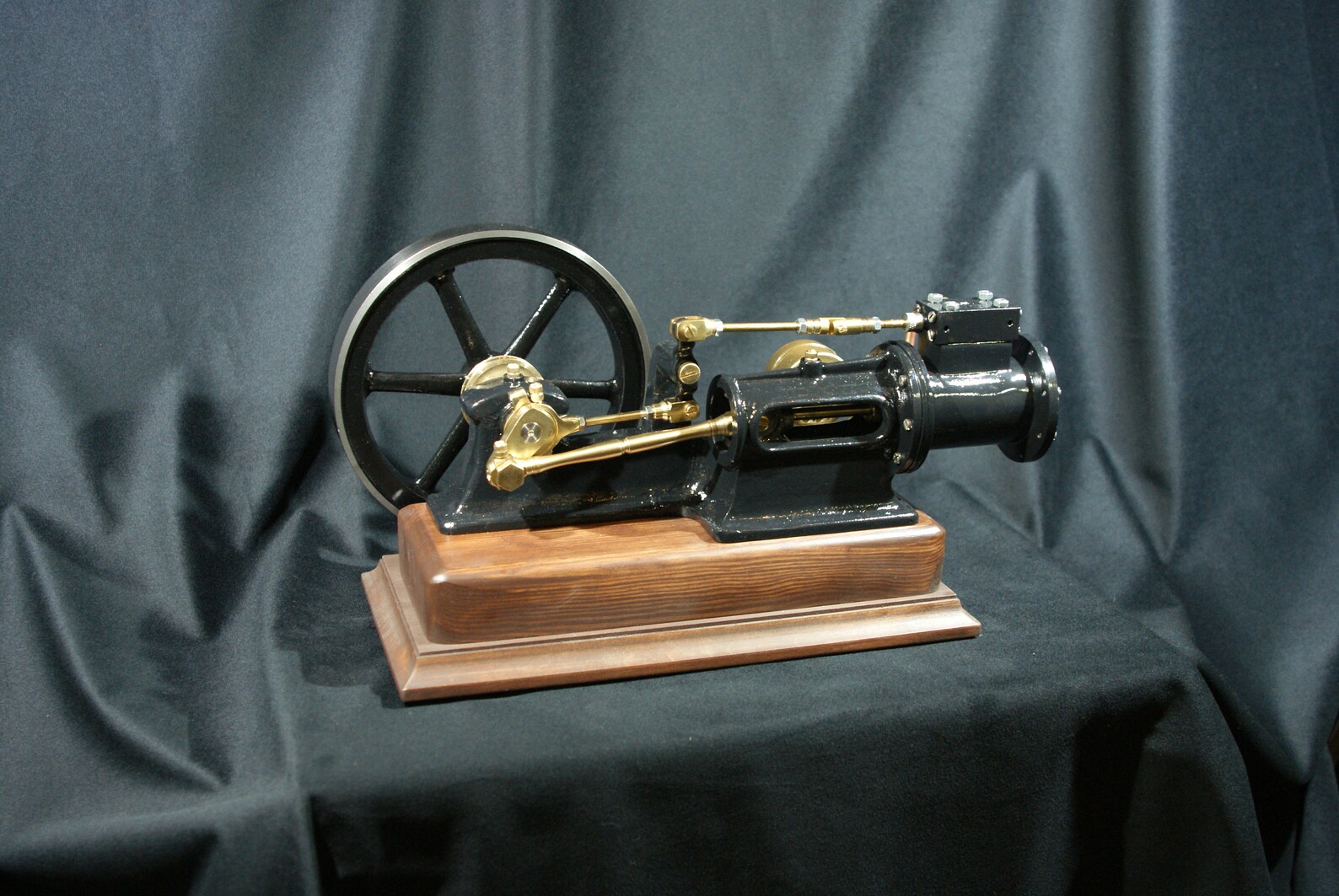 Horizontal Model of a Steam Engine - Etsy