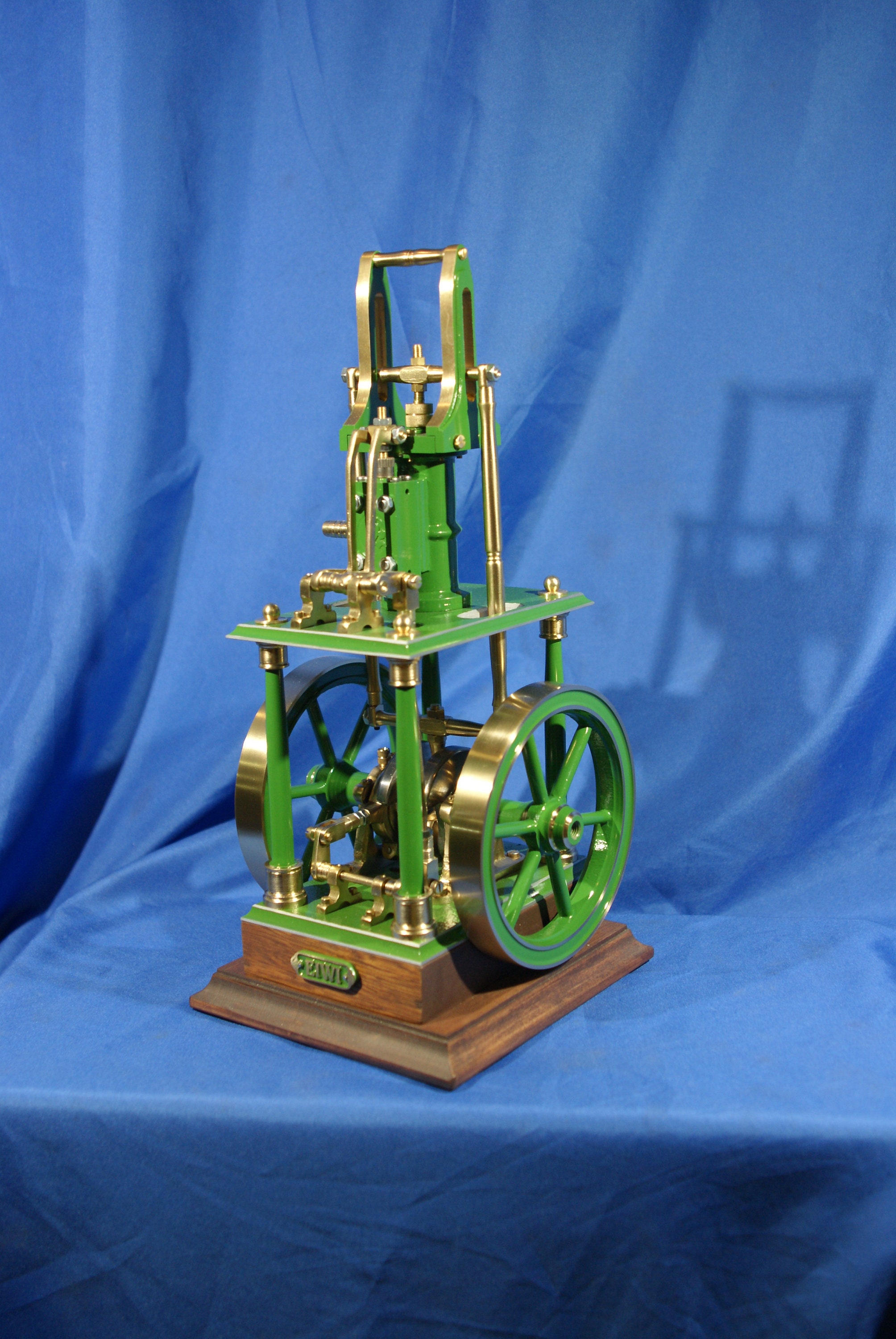PSE - Large Vertical Steam Engine - Etsy