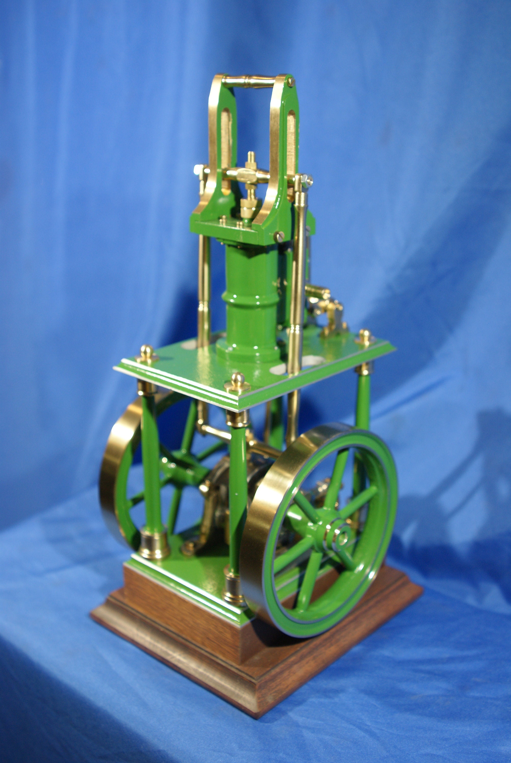 PSE - Large Vertical Steam Engine - Etsy