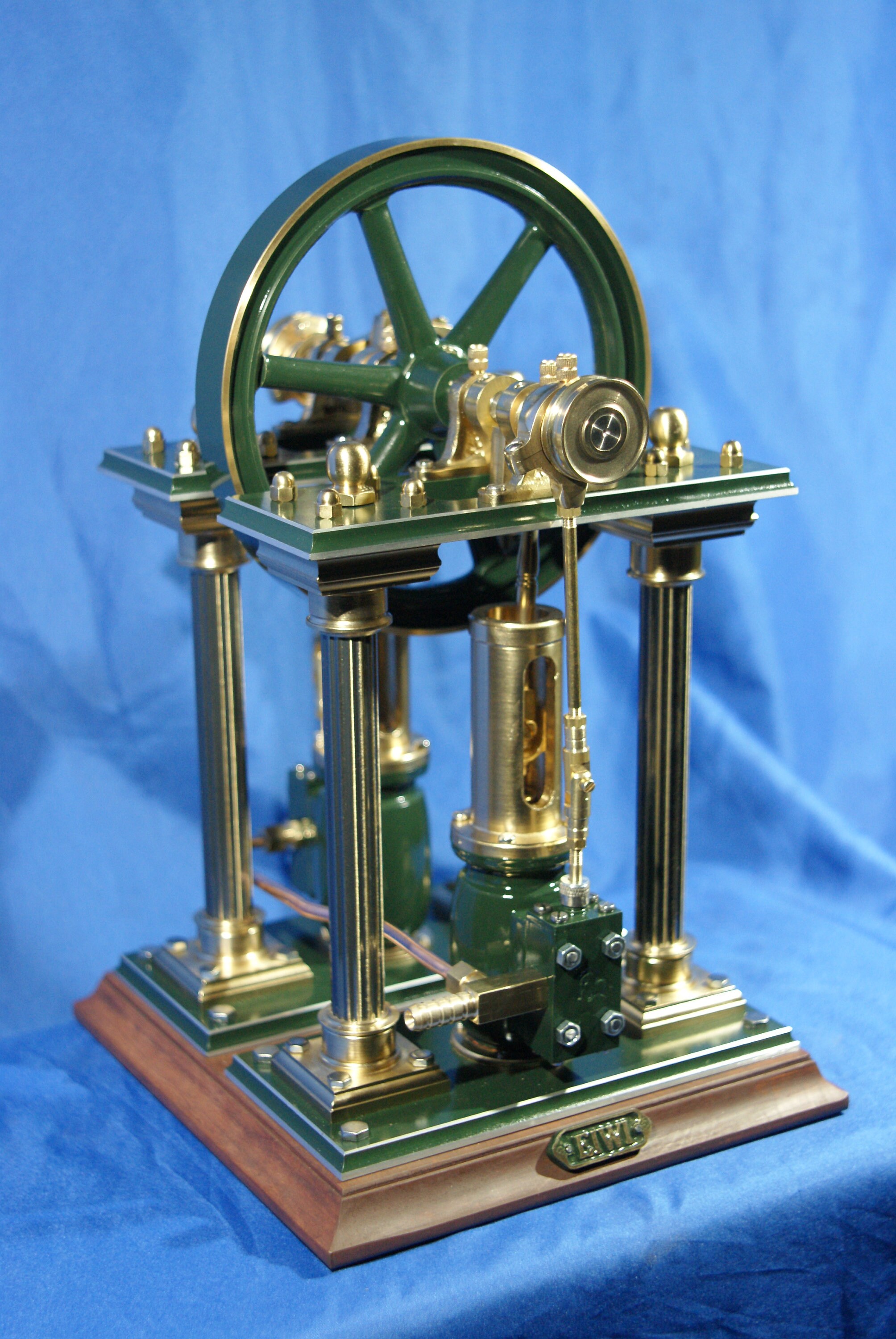 PSE - Large Vertical Steam Engine - Etsy