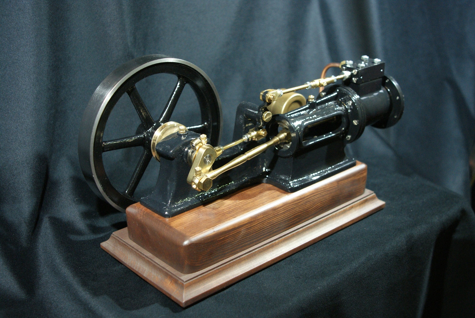 Horizontal Model of a Steam Engine - Etsy