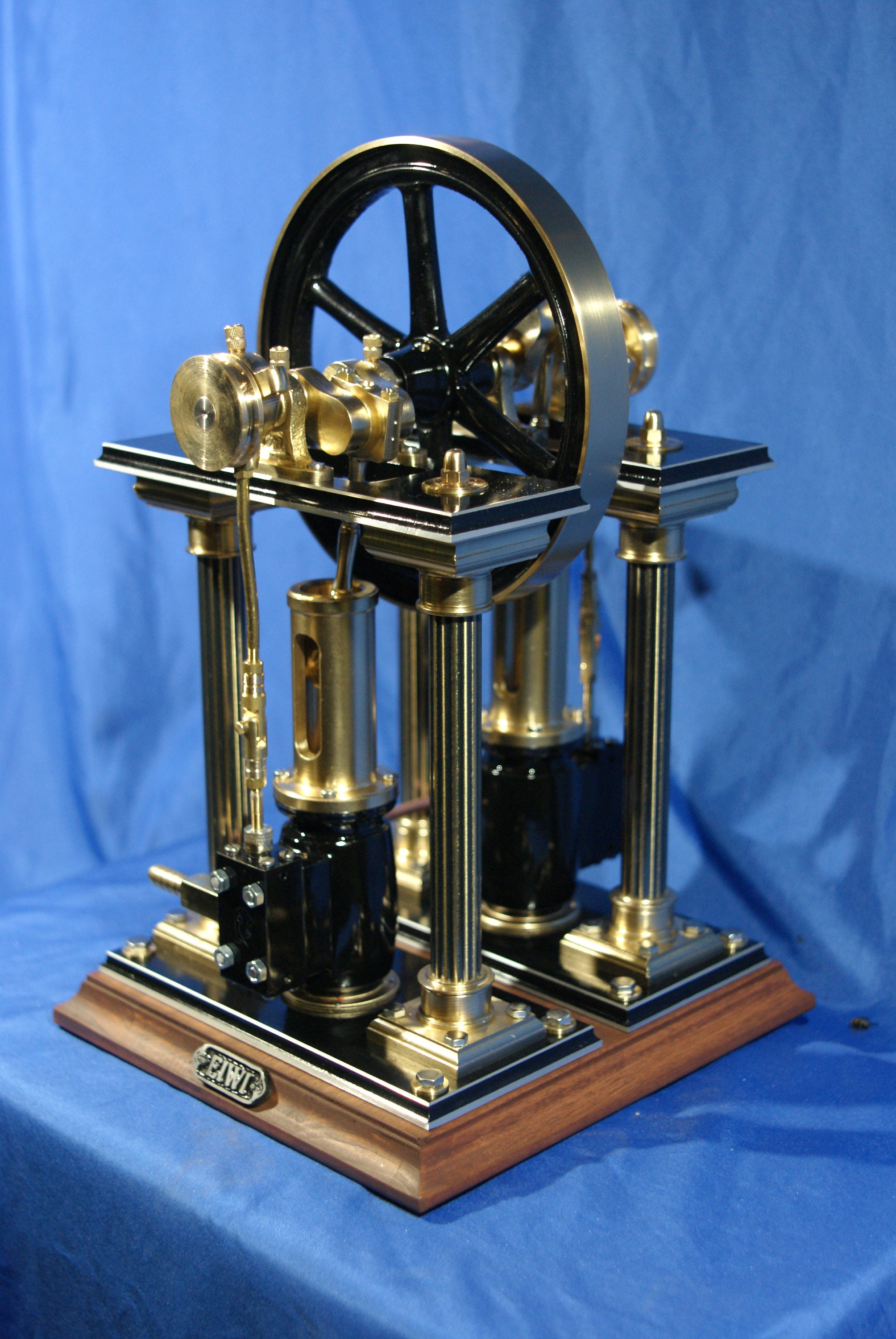 PSE - Large Vertical Twin Cylinder Steam Engine - Etsy