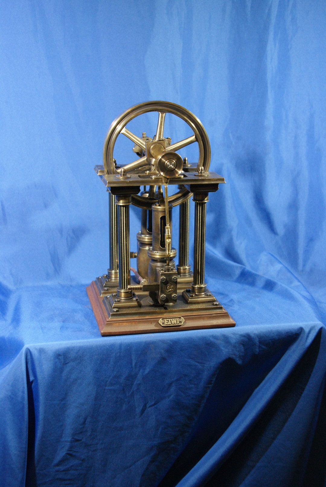 PSE - Large Vertical Twin-cylinder Steam Engine - Etsy