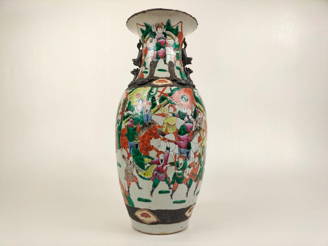 Antique Chinese Nanking Vase Decorated With Warrior Scene // Qing ...