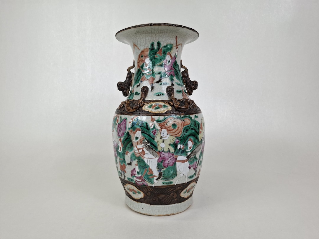Antique Chinese Nanking Vase Decorated With Warrior Scenes // Qing ...