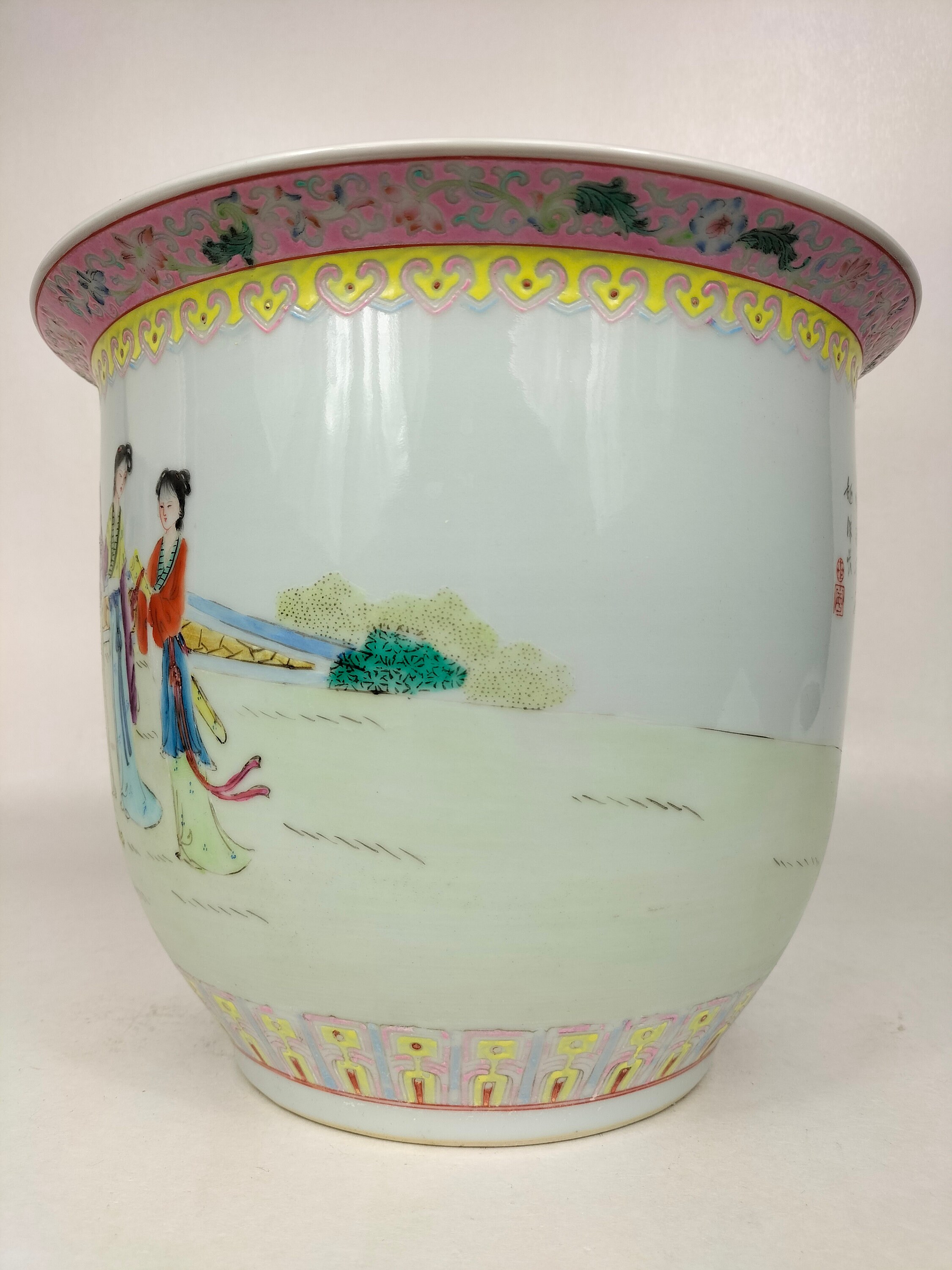 Chinese Famille Rose Flower Pot Decorated With a Garden Scene ...