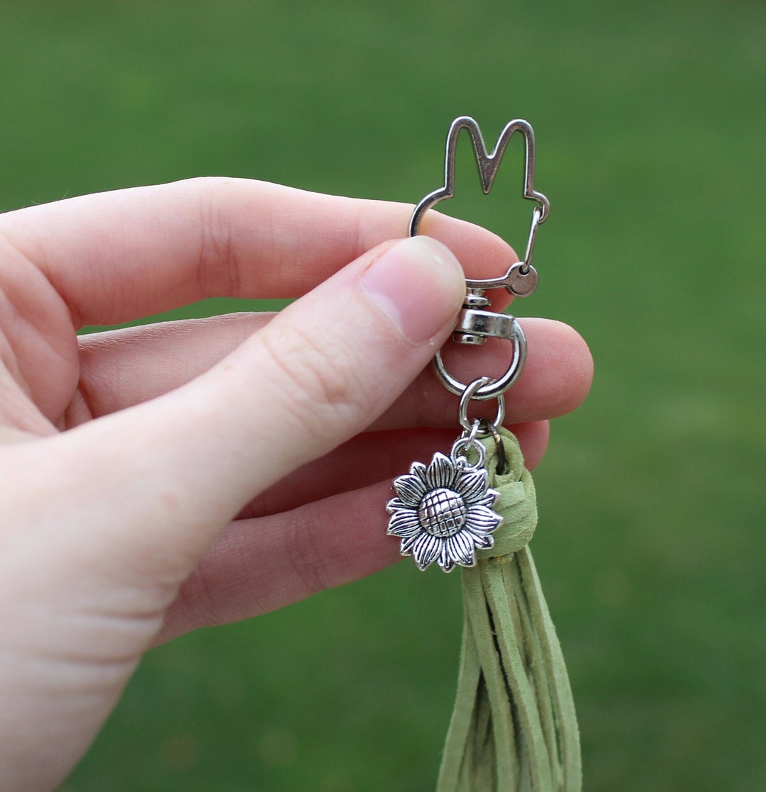 Basil Inspired Keychain (OMORI) - Etsy