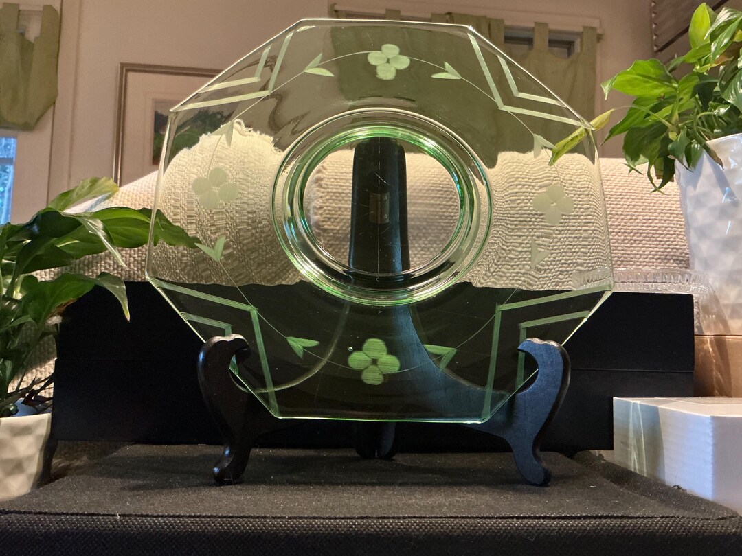 Green Uranium Vintage Depression Plate Flower Floral Etched 8 Sided ...