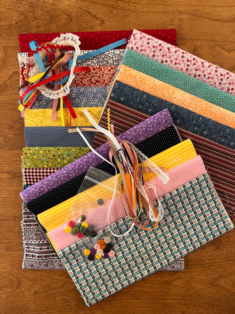 10 Small Print Fat Eights With Trim and Buttons Fabric for - Etsy