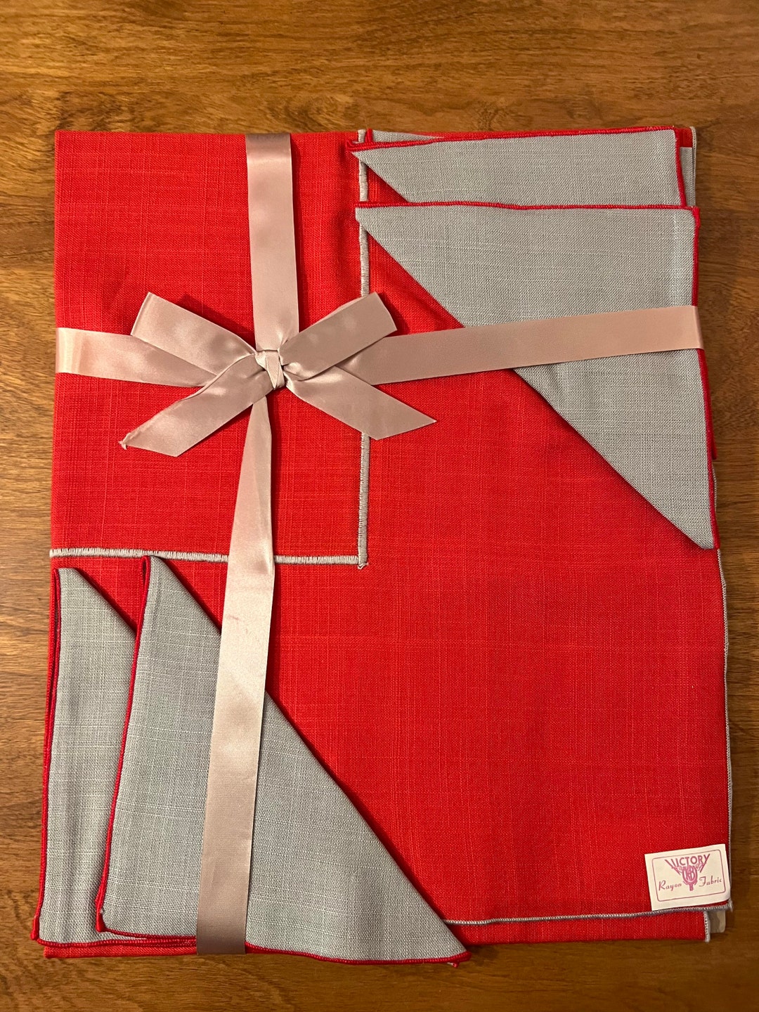 Red and Grey Rayon Mid Century Vintage Tablecloth With 4 Napkins - Etsy